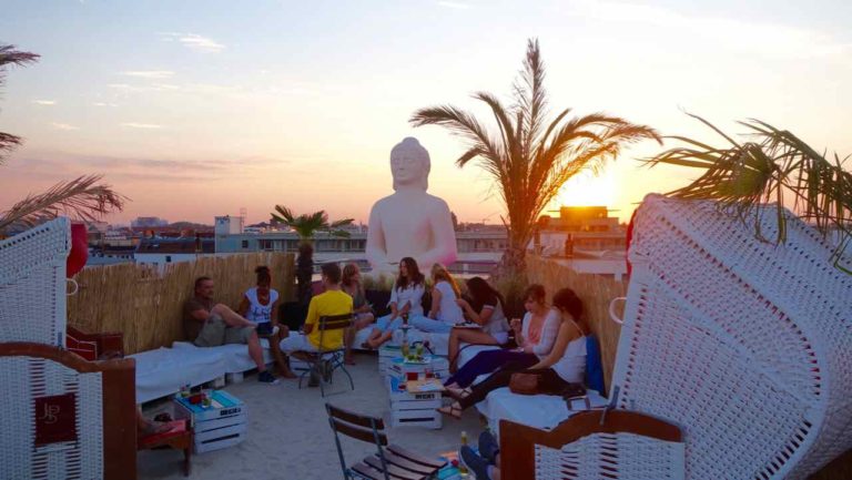 Die schönsten Berlin Rooftop-Bars, Dachterrassen + Aussichtspunkte