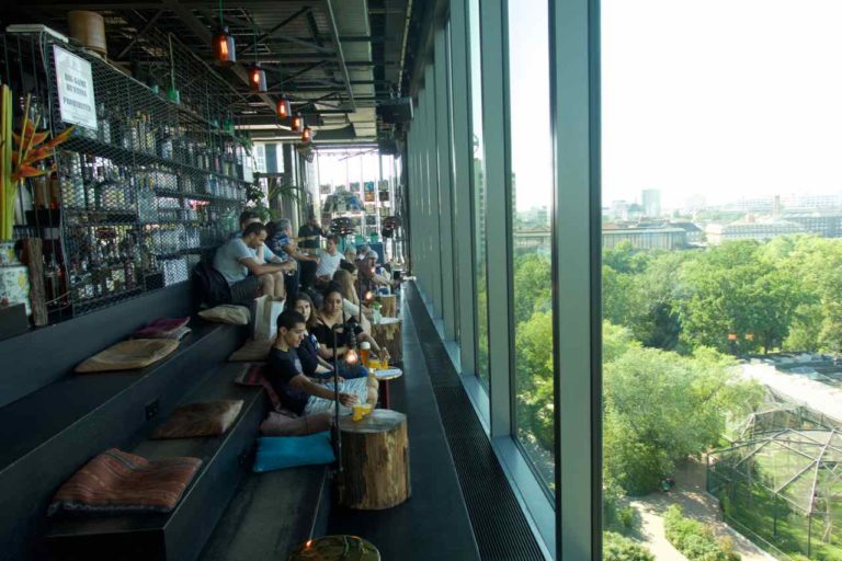 Die schönsten Berlin Rooftop-Bars, Dachterrassen + Aussichtspunkte